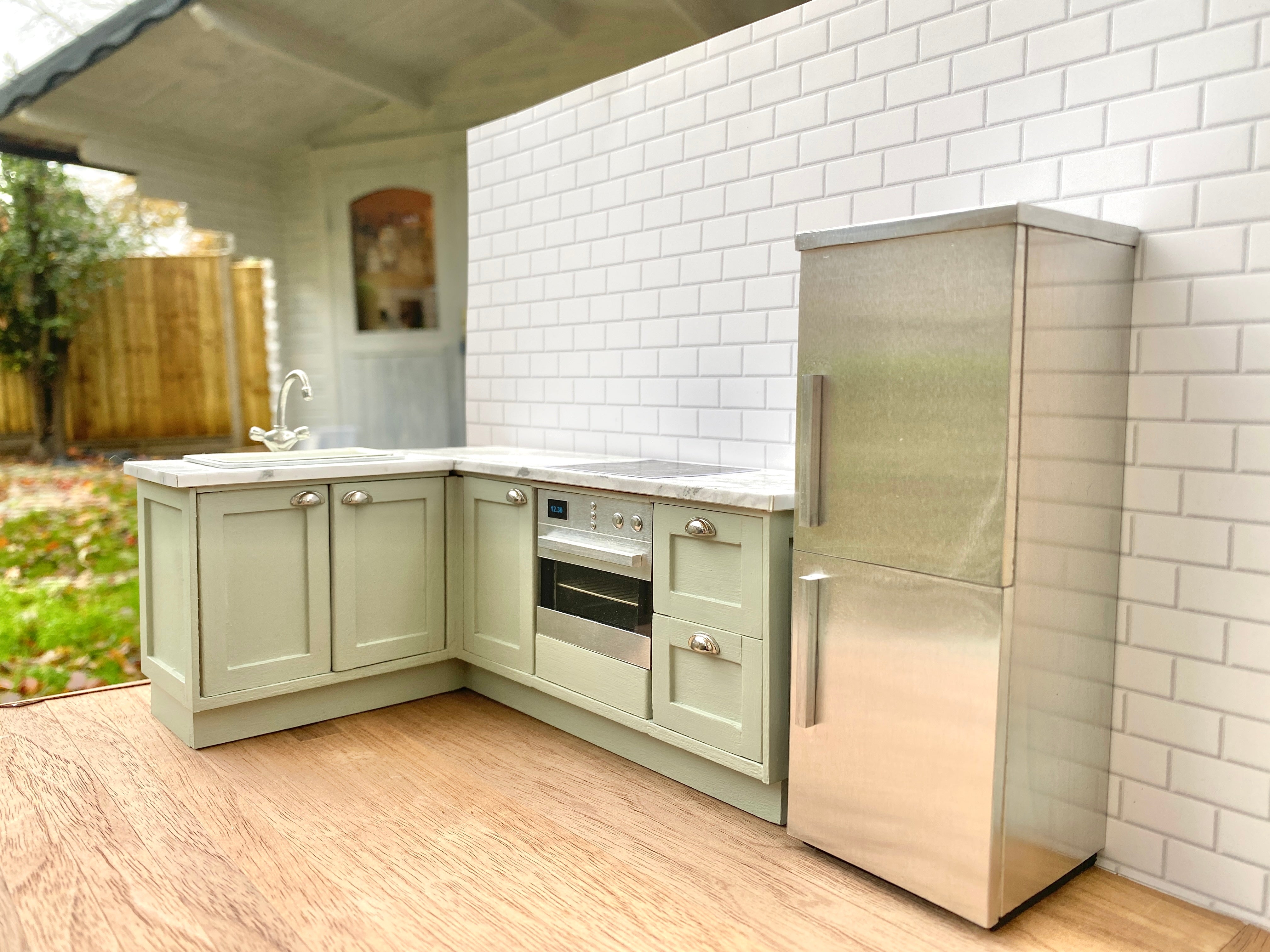 Corner Shaker Kitchen Kit Opening – ELF Miniatures