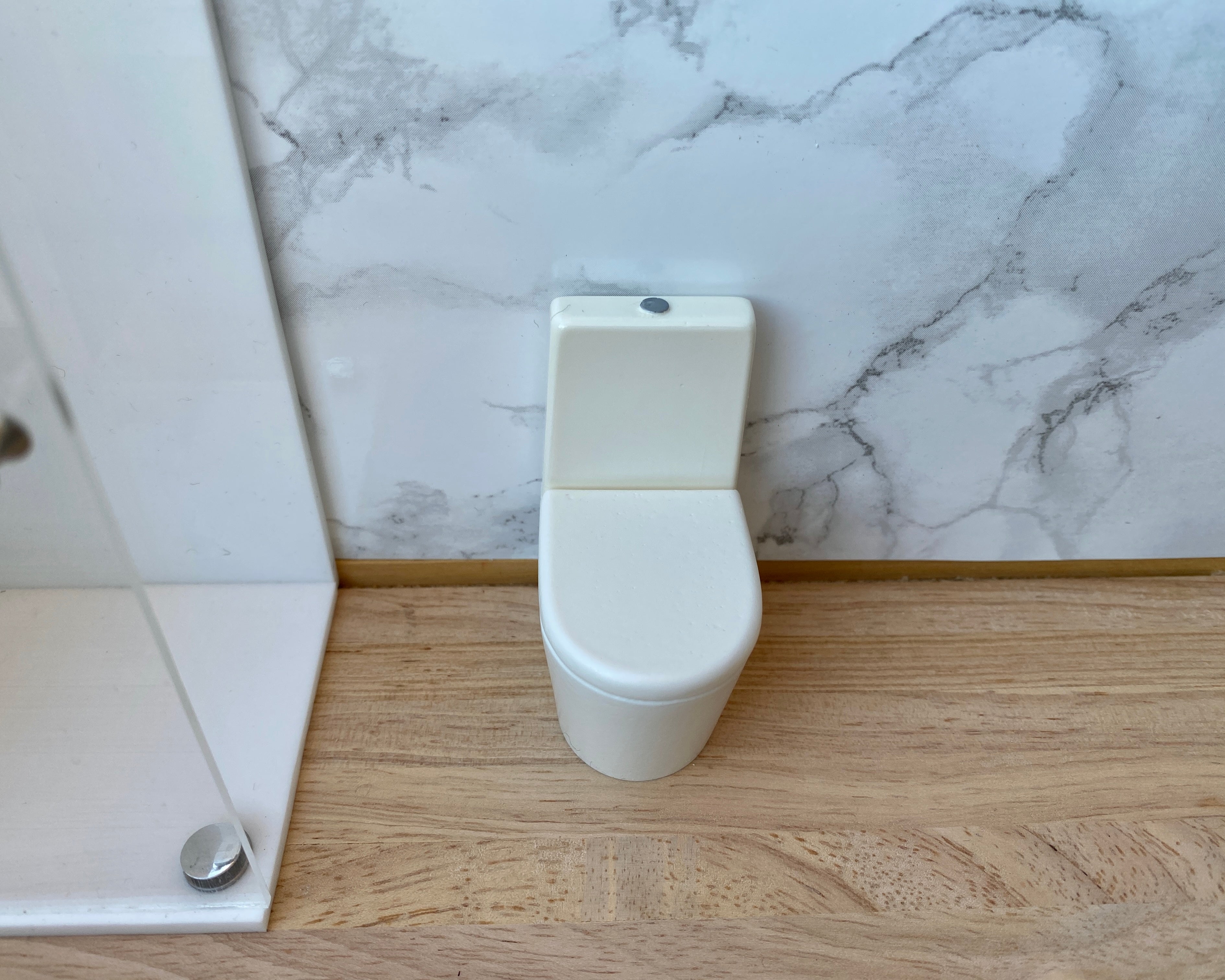 Modern Toilet with Cistern – ELF Miniatures